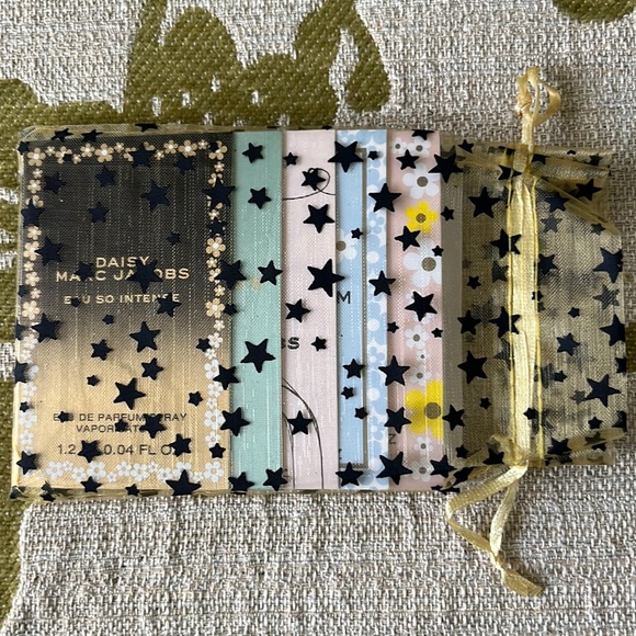 Marc Jacobs | Other | Marc Jacobs Daisy Collection Sample Set Of ...